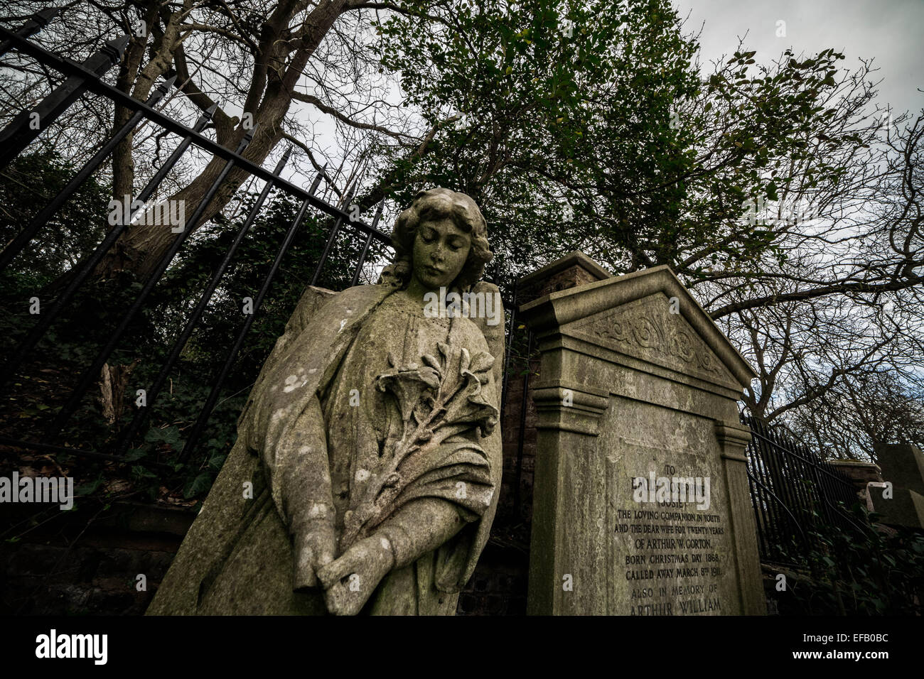 Highgate Cemetery (east) in North London, UK Stock Photo - Alamy