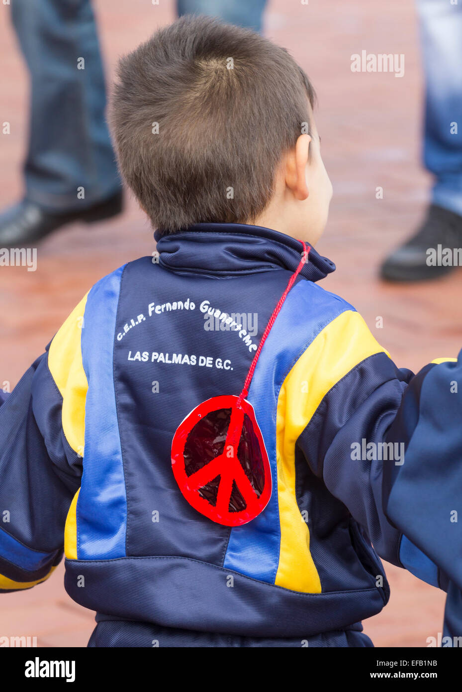 Spanish schoolchildren celebrating El Dia Escolar de la No Violencia y ...