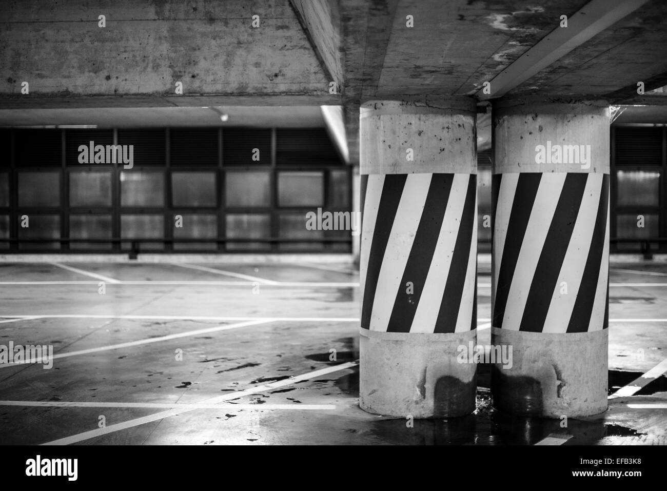 Roof and pillars Black and White Stock Photos & Images - Alamy
