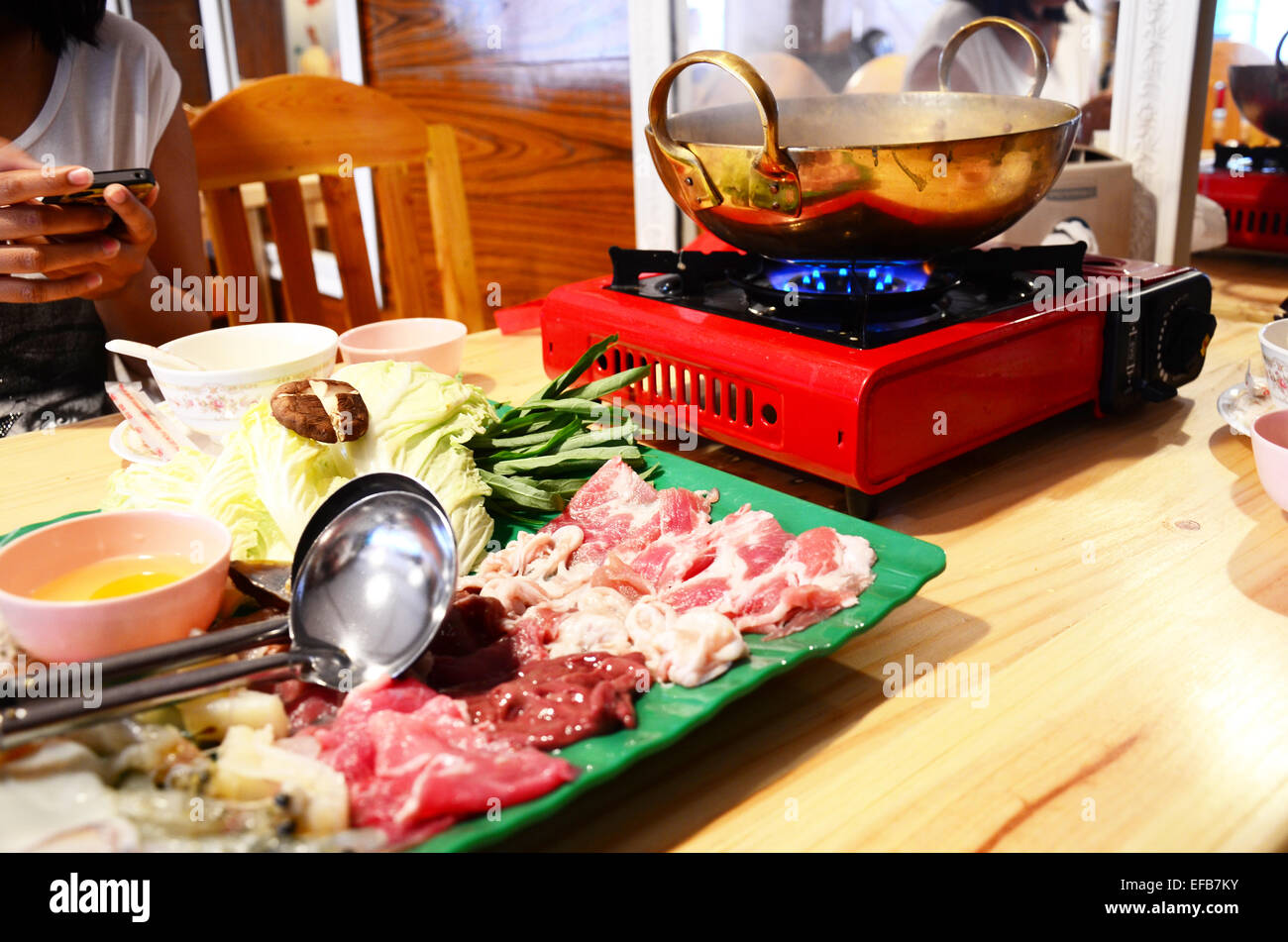 Set food suki japanese hi-res stock photography and images - Alamy