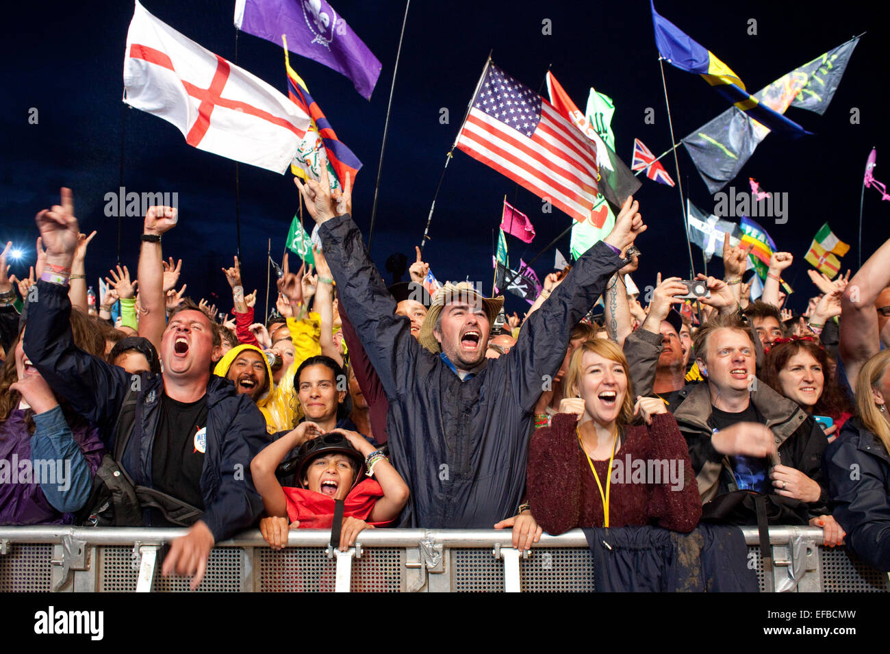 Excited crowd hi-res stock photography and images - Alamy