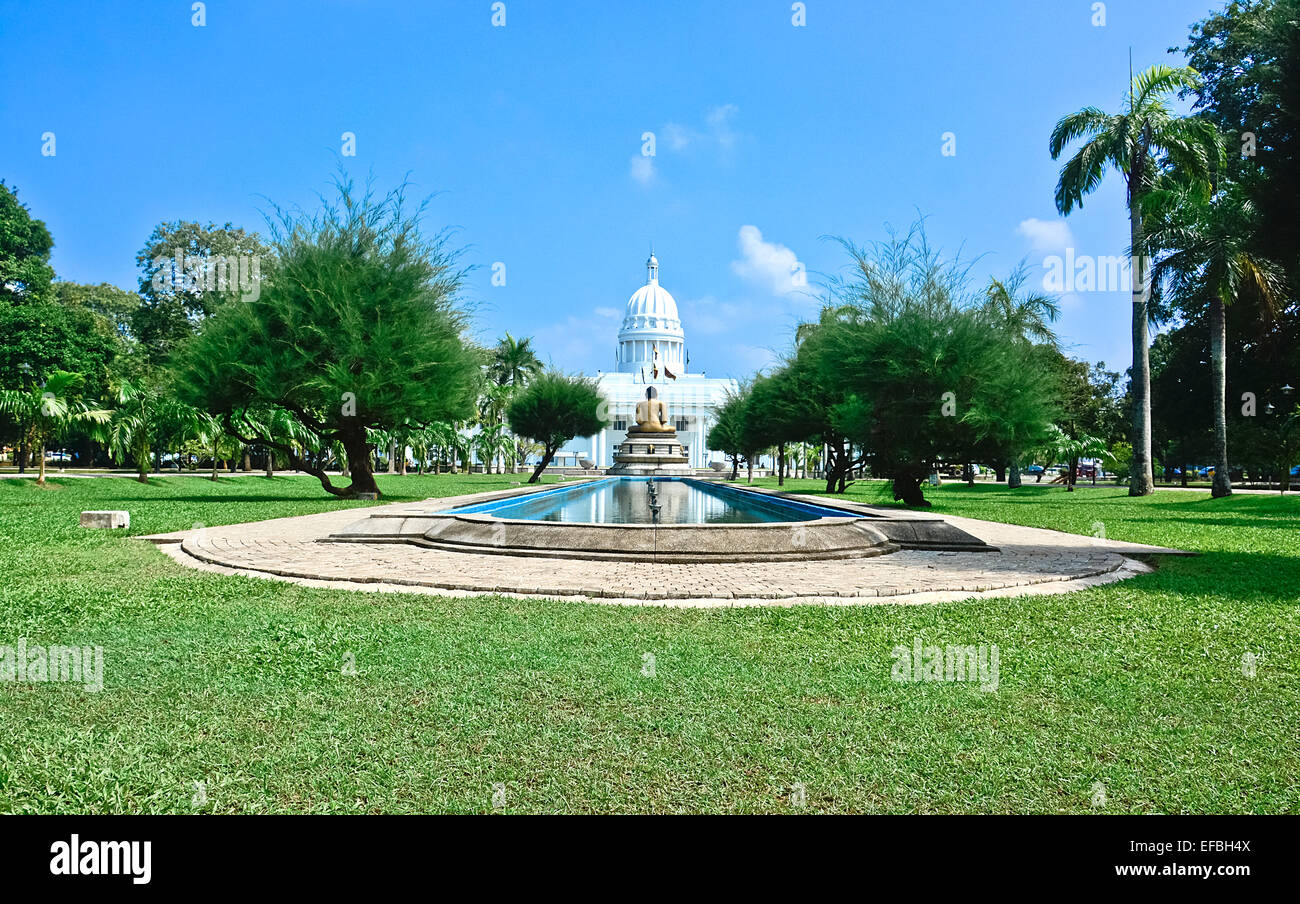 Viharamahadevi Park, the oldest and largest park In The Heart Of The ...