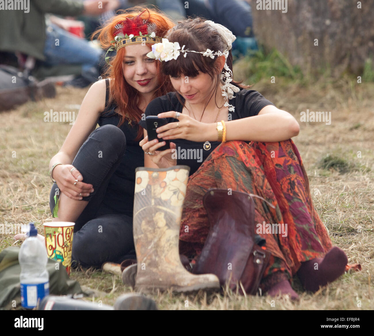 Glastonbury festival girls uk hi-res stock photography and images - Alamy
