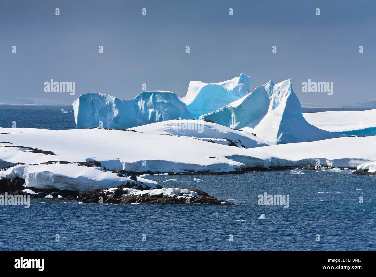 Light blue iceberg hi-res stock photography and images - Alamy