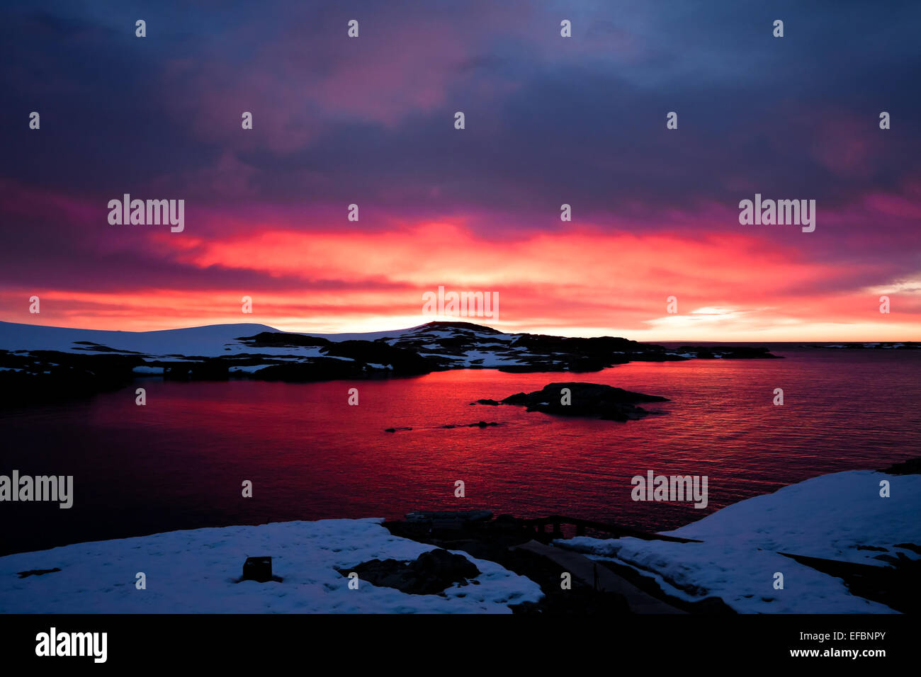 Antarctica background hi-res stock photography and images - Alamy