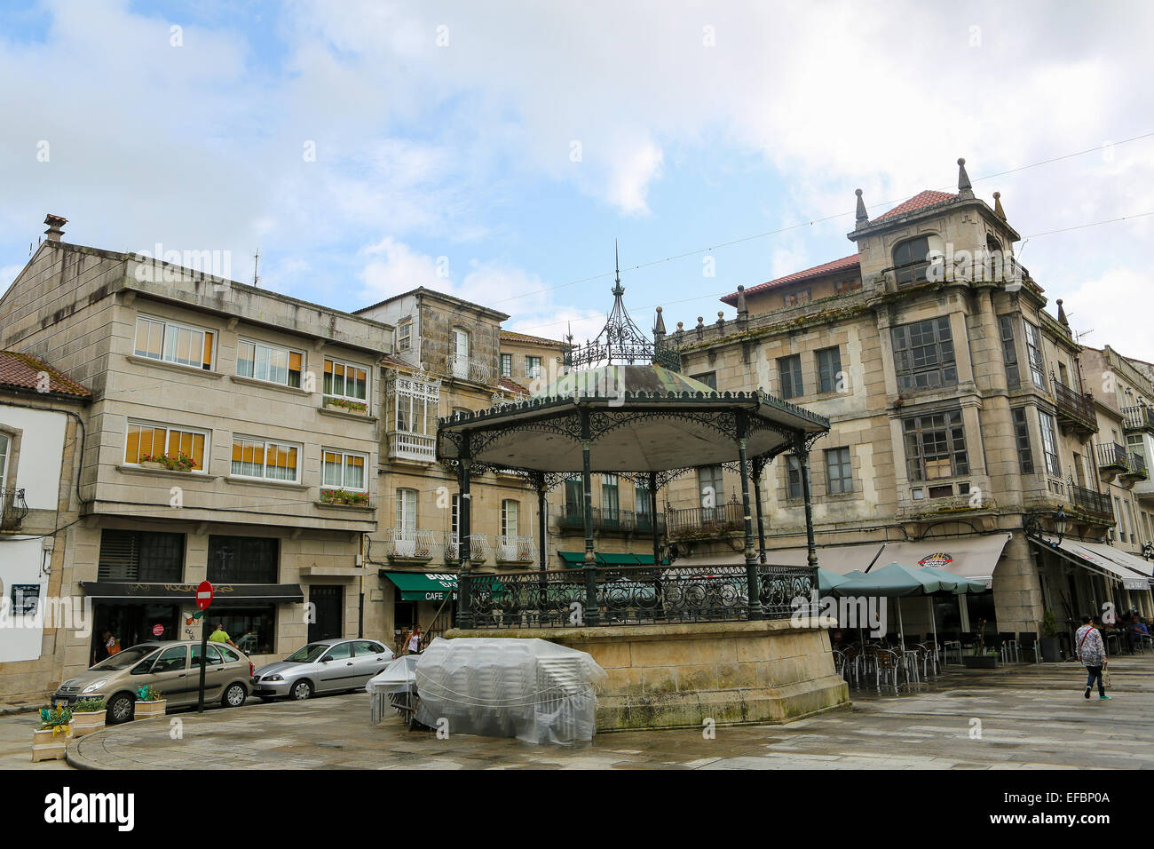 TUI, SPAIN - AUGUST 2, 2014: Old architecture in the center of Tui ...