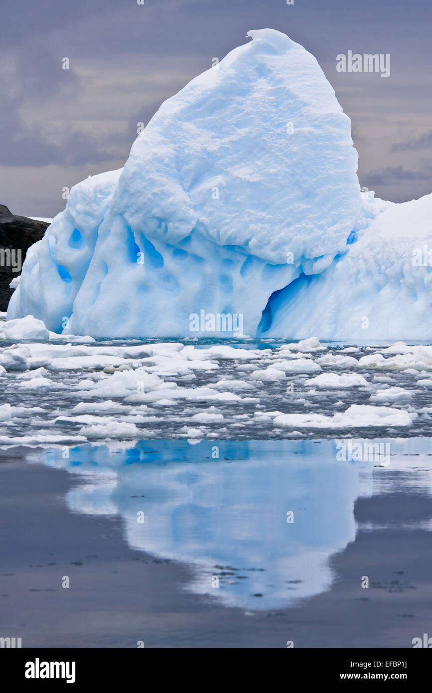 Full view of iceberg hi-res stock photography and images - Alamy