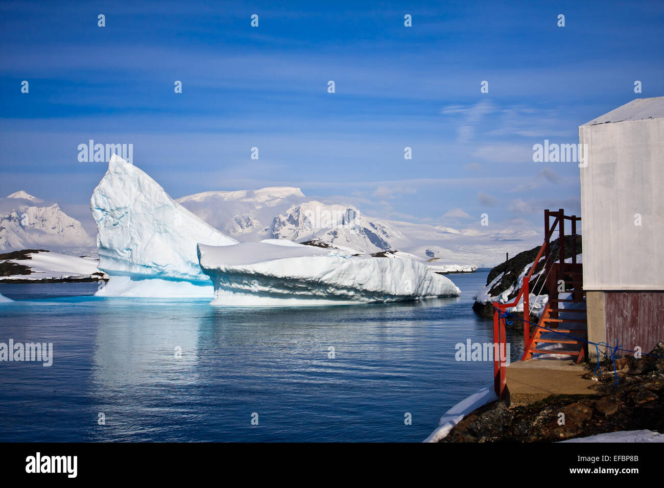 Antarctica glacier pattern hi-res stock photography and images - Alamy