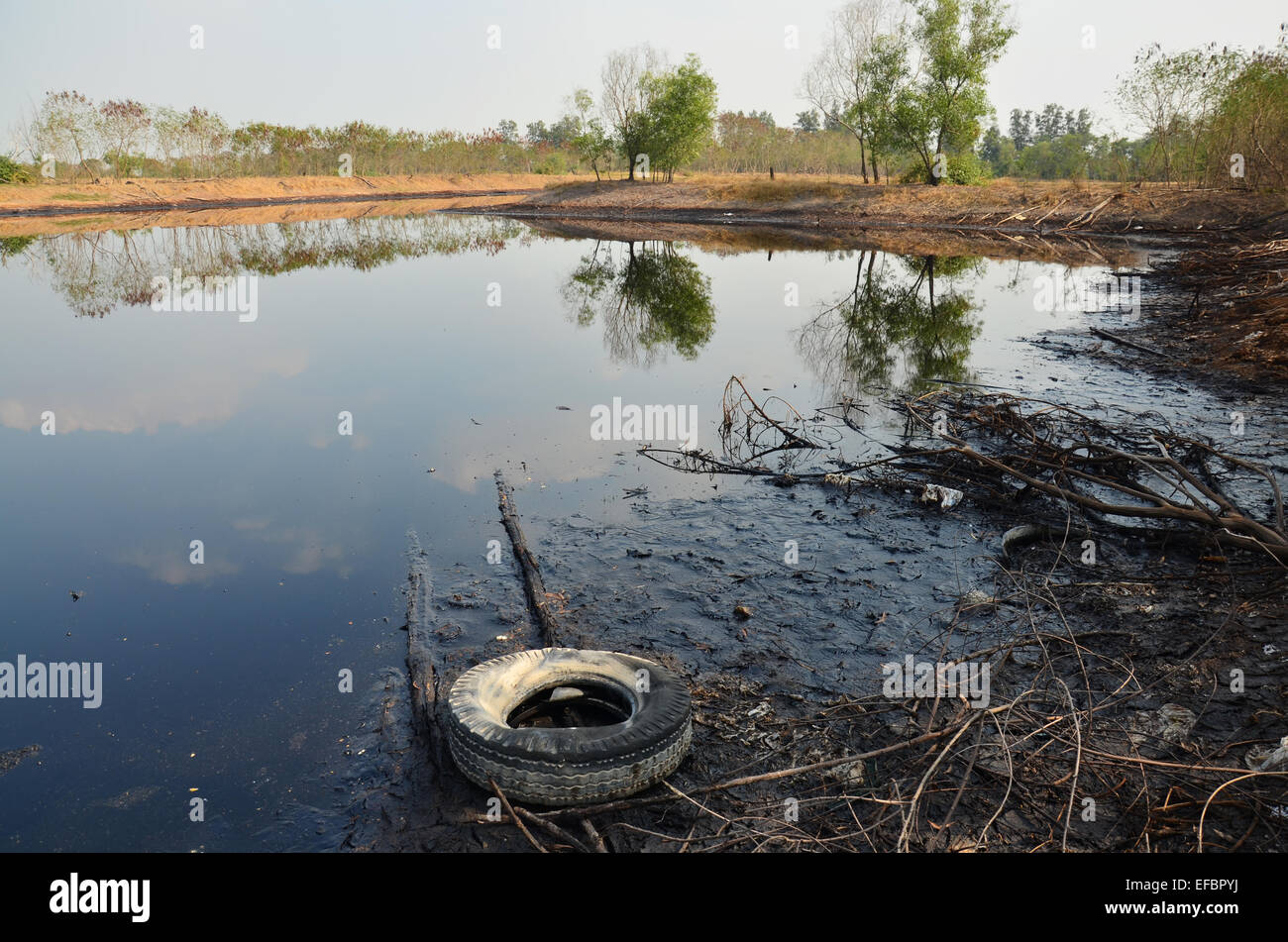 Oil Spill Factory Stock Photos & Oil Spill Factory Stock Images - Alamy