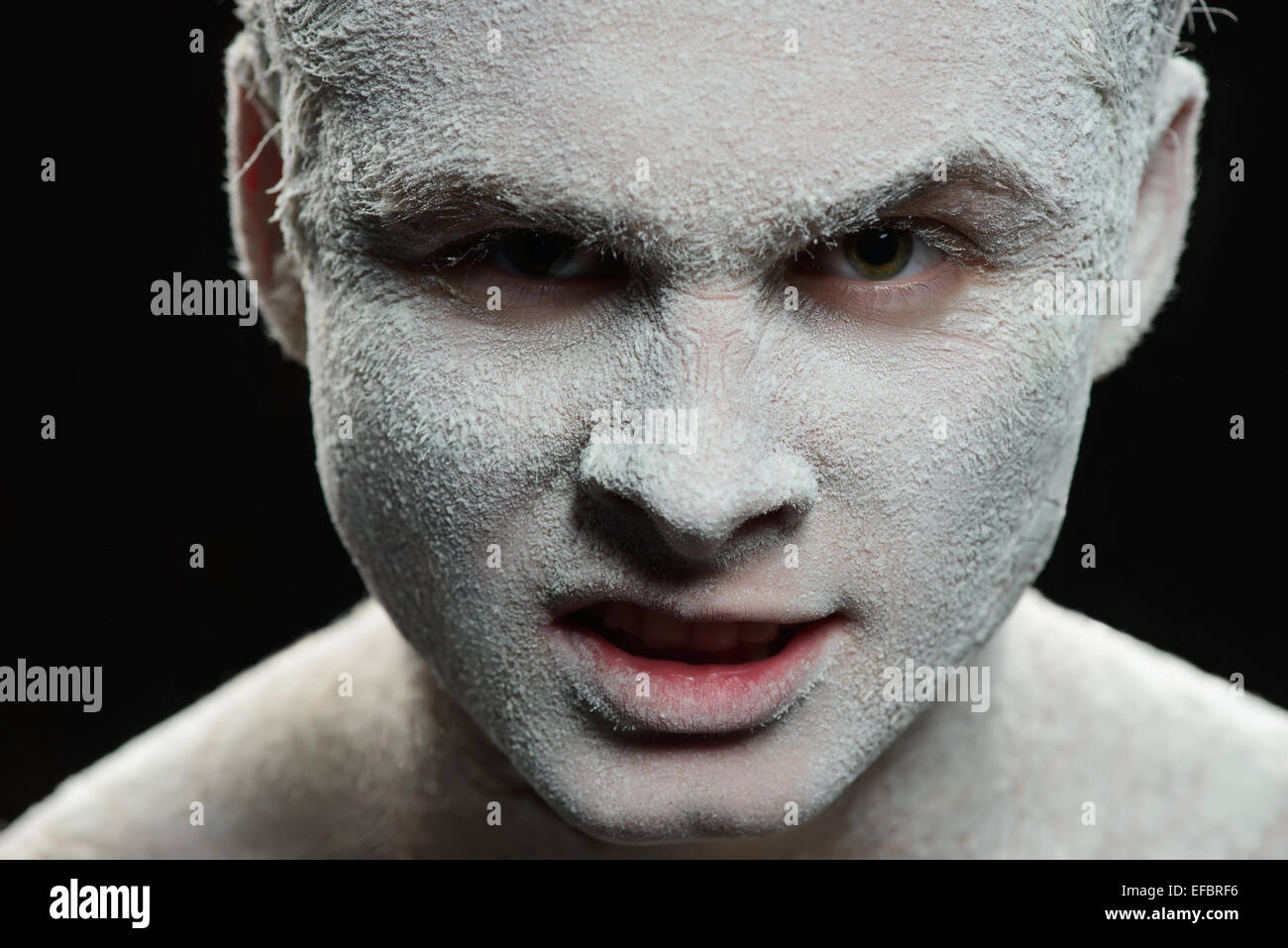 Flaky snow hi-res stock photography and images - Alamy