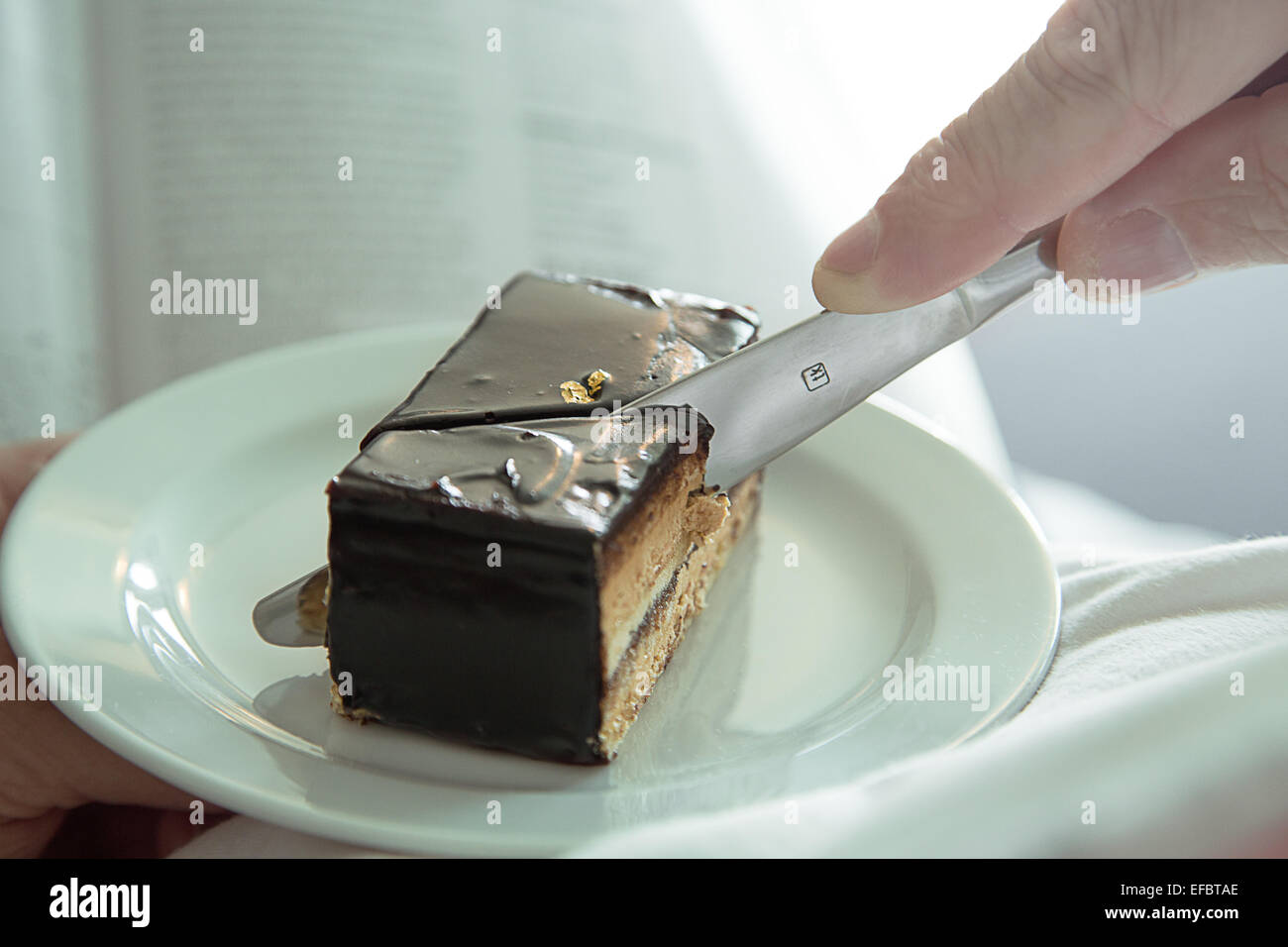 Layer cake slice hi-res stock photography and images - Alamy
