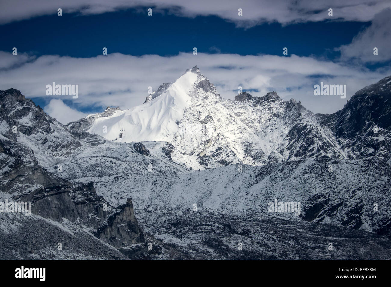 Beautiful snow-capped mountains Stock Photo - Alamy