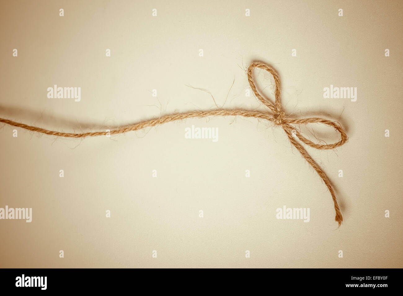 Pack twine hi-res stock photography and images - Alamy