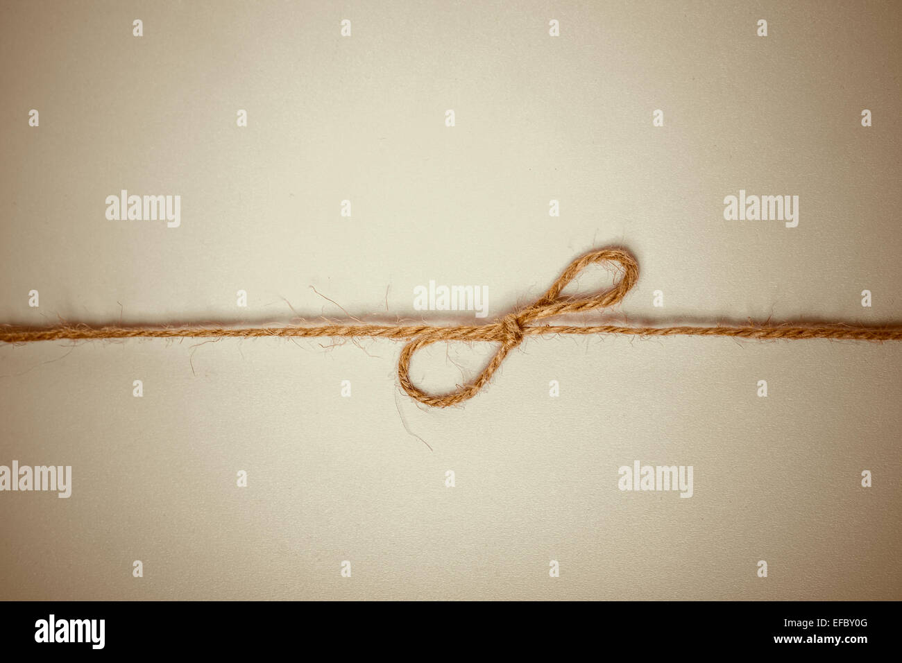 Pack twine hi-res stock photography and images - Alamy