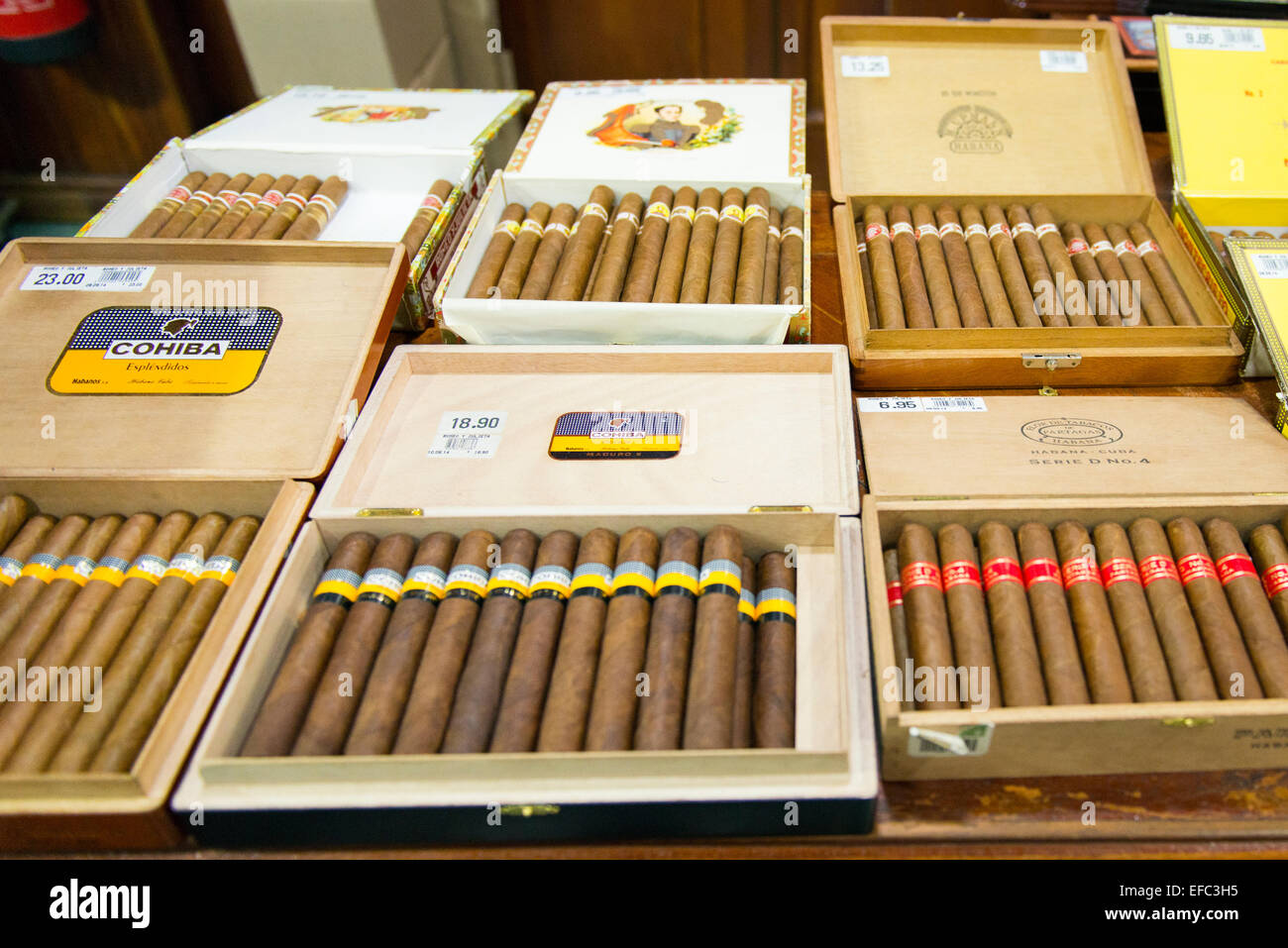 Cuba Old Havana La Habana Vieja Partagas cigar & Cuban rum shop store ...