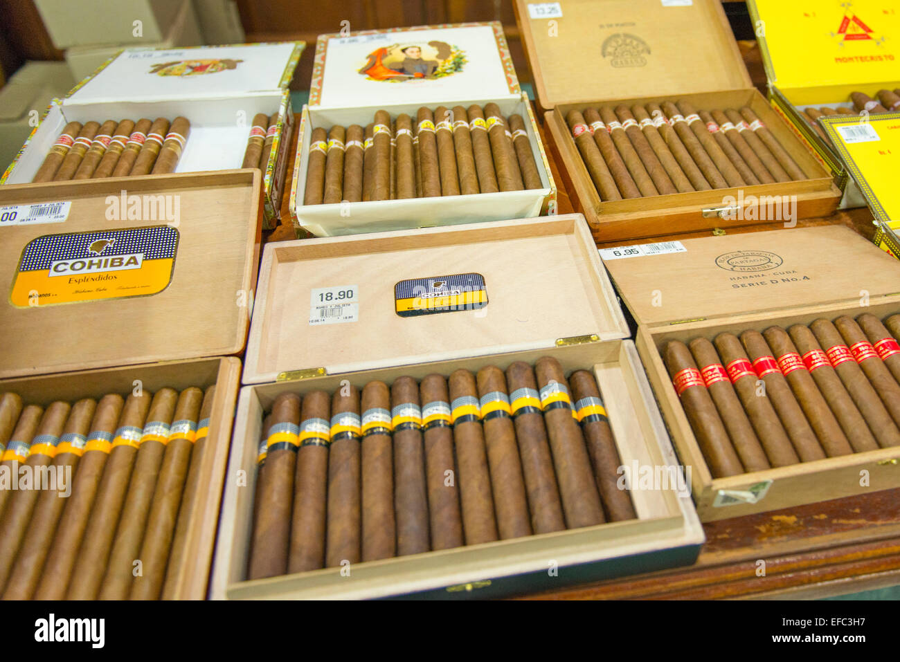 Cuba Old Havana La Habana Vieja Partagas cigar & Cuban rum shop store ...