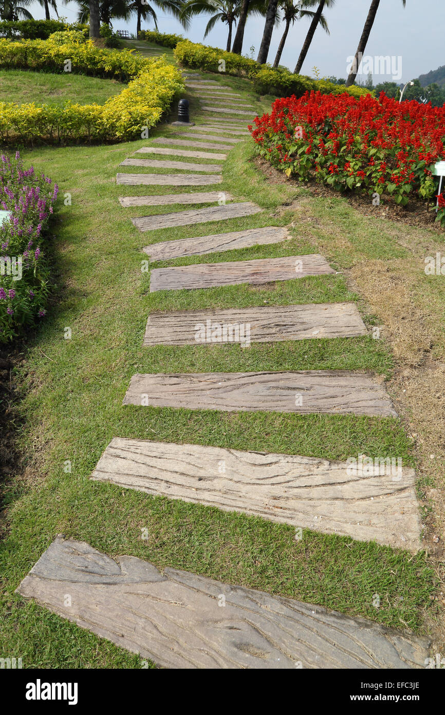 pathway in the garden Stock Photo - Alamy