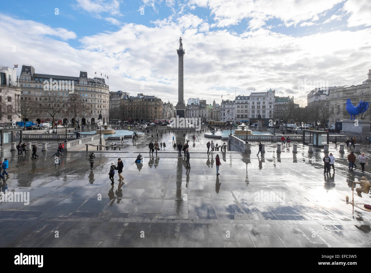 Nelson's Column is a monument in Trafalgar Square in central London ...