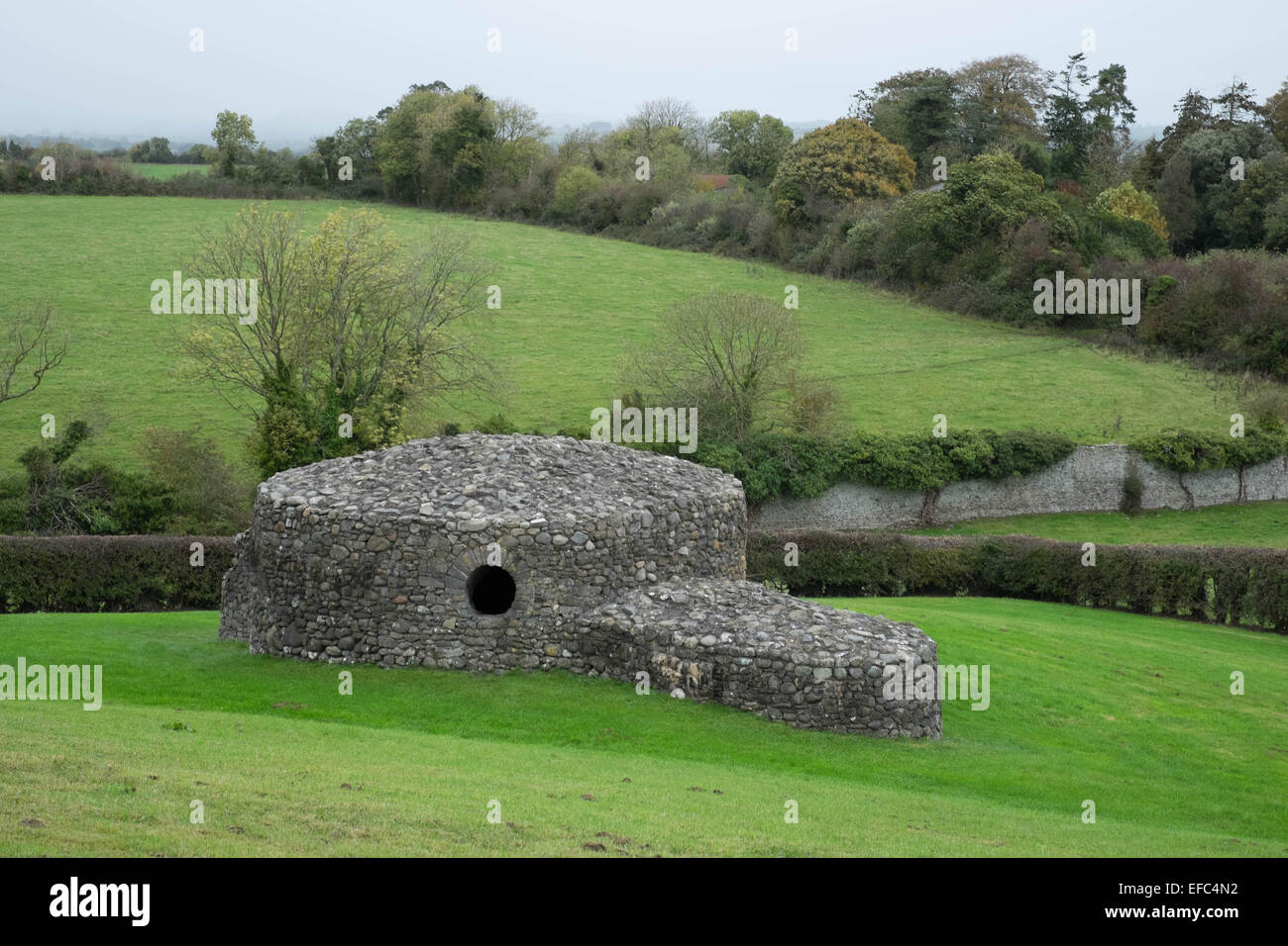 Newgrange ireland burial mound hi-res stock photography and images - Alamy