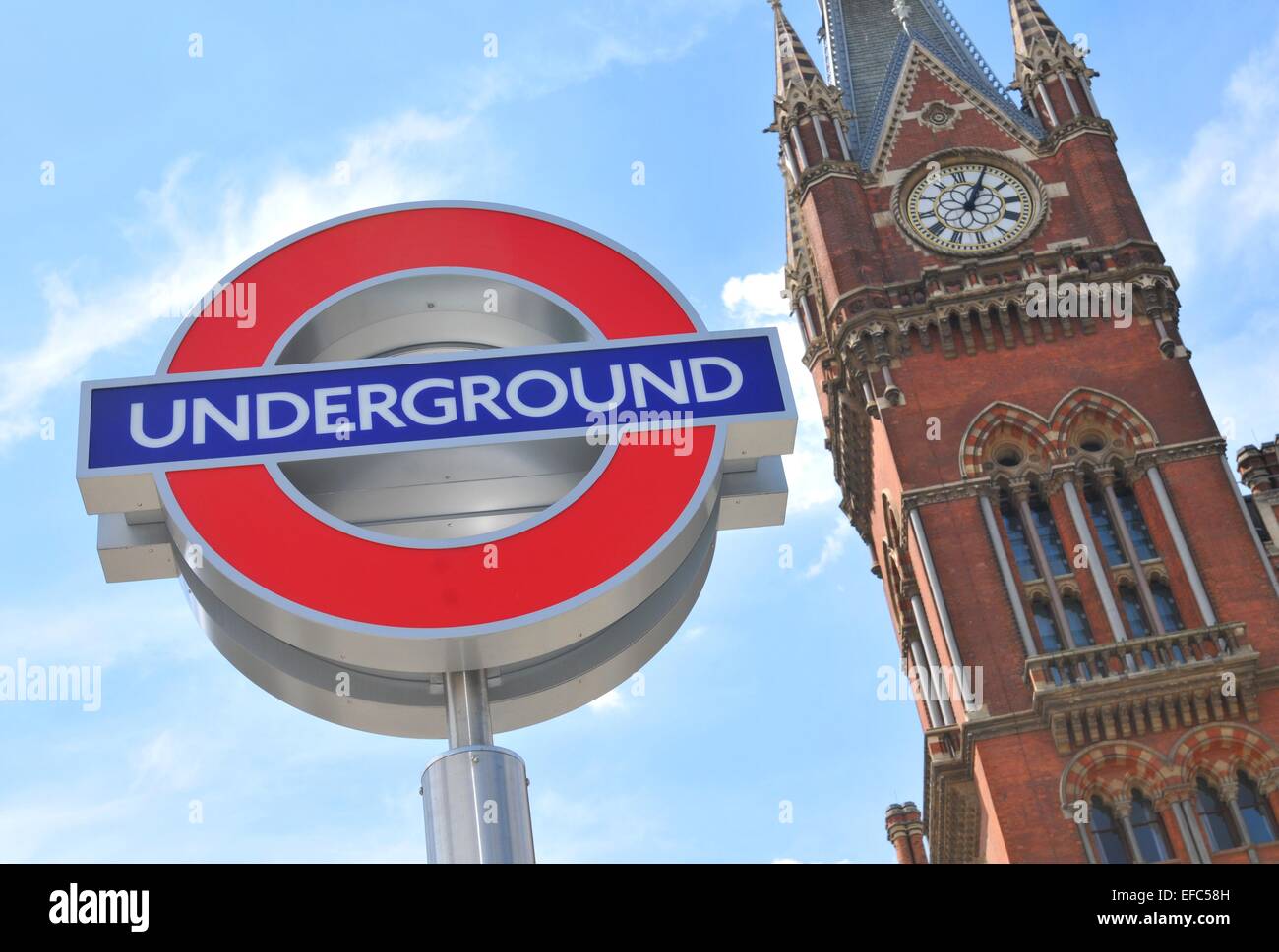 Metro roadsign hi-res stock photography and images - Alamy