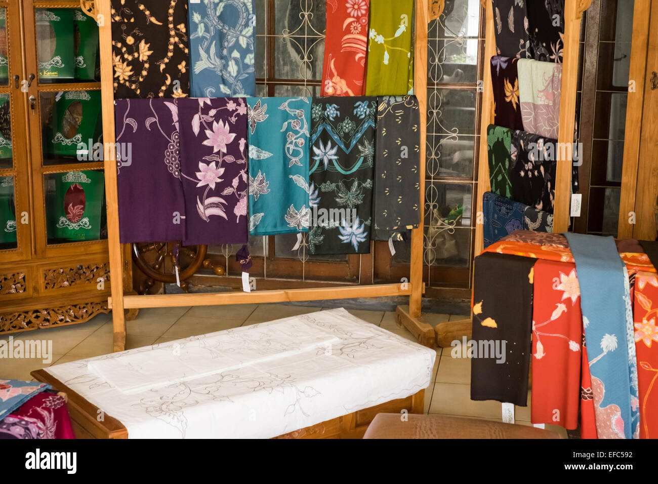 Batik fabrics hi-res stock photography and images - Alamy