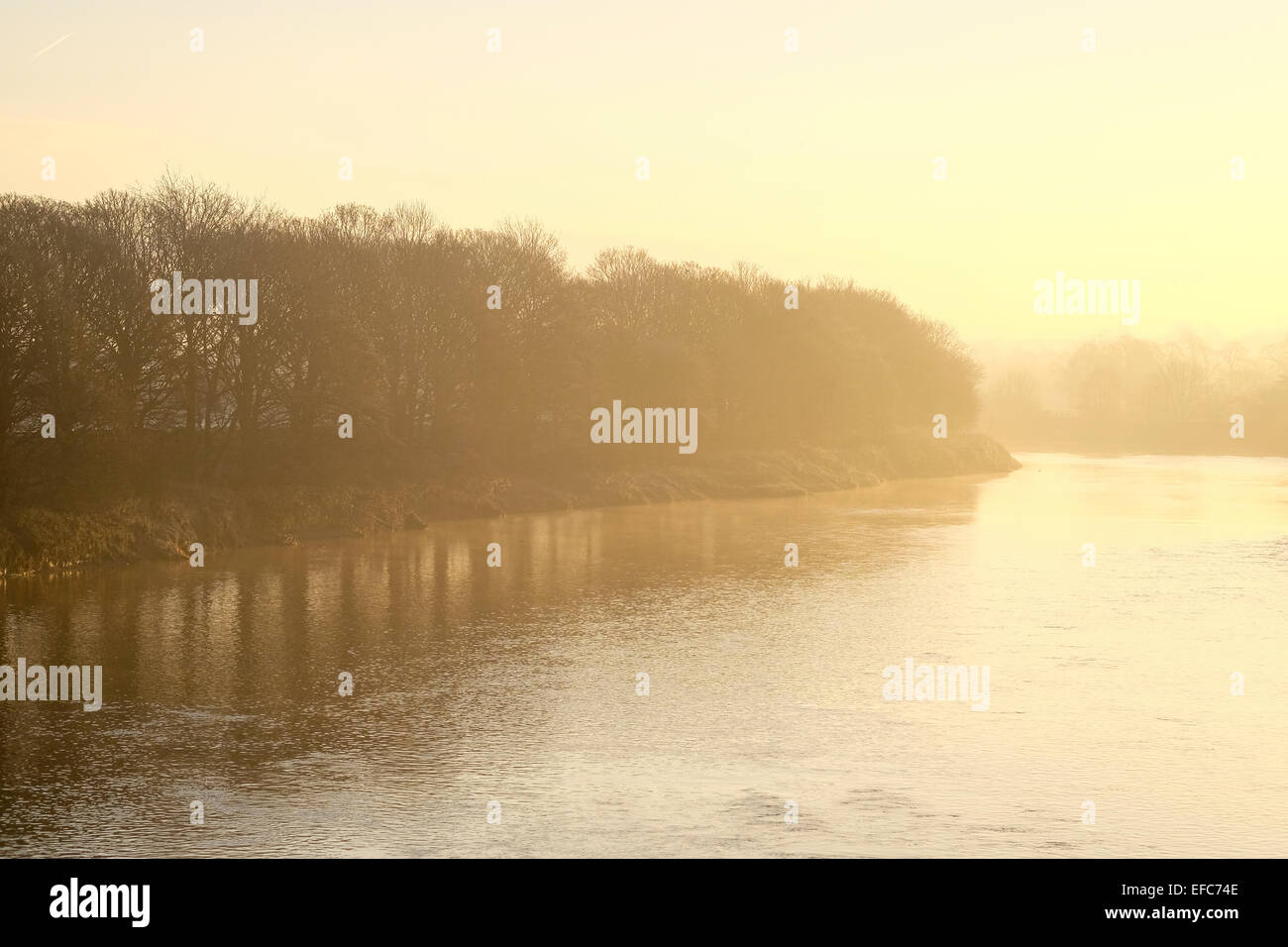 Early morning sun over the River Ribble in Preston Lancashire Stock ...