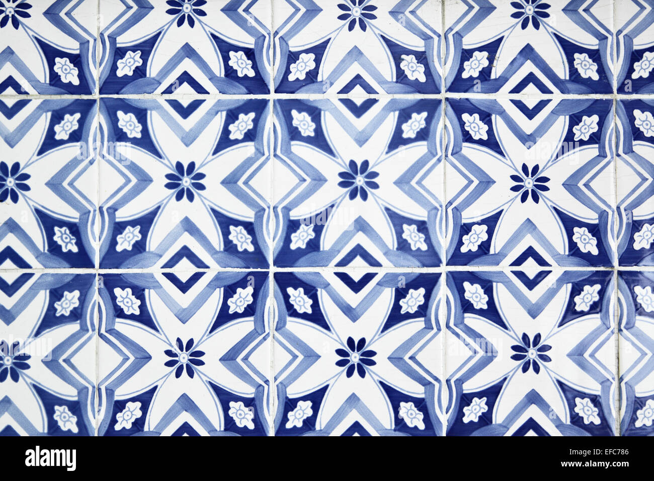 Azulejo simple hi-res stock photography and images - Alamy