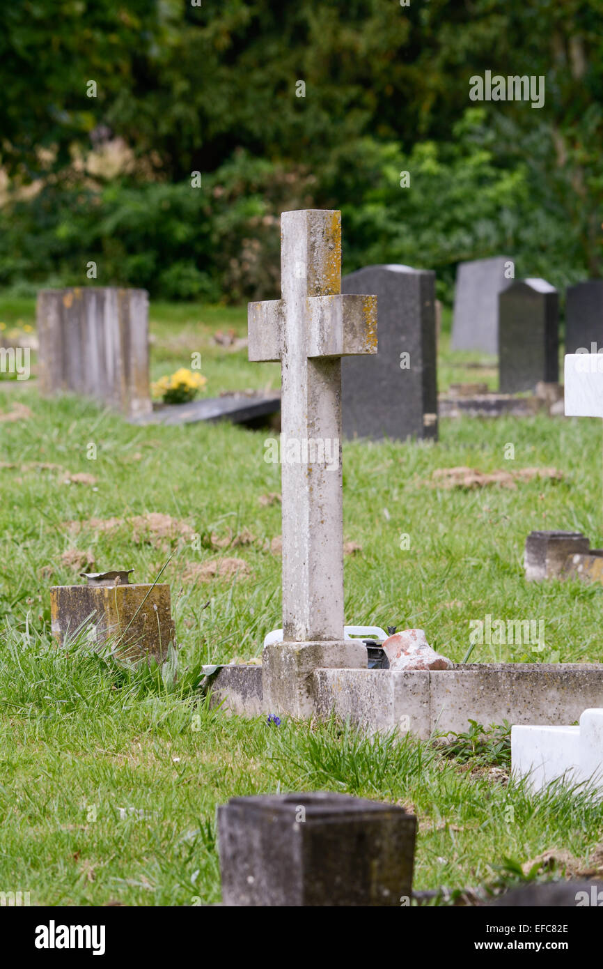 Bedford cemetery hi-res stock photography and images - Alamy