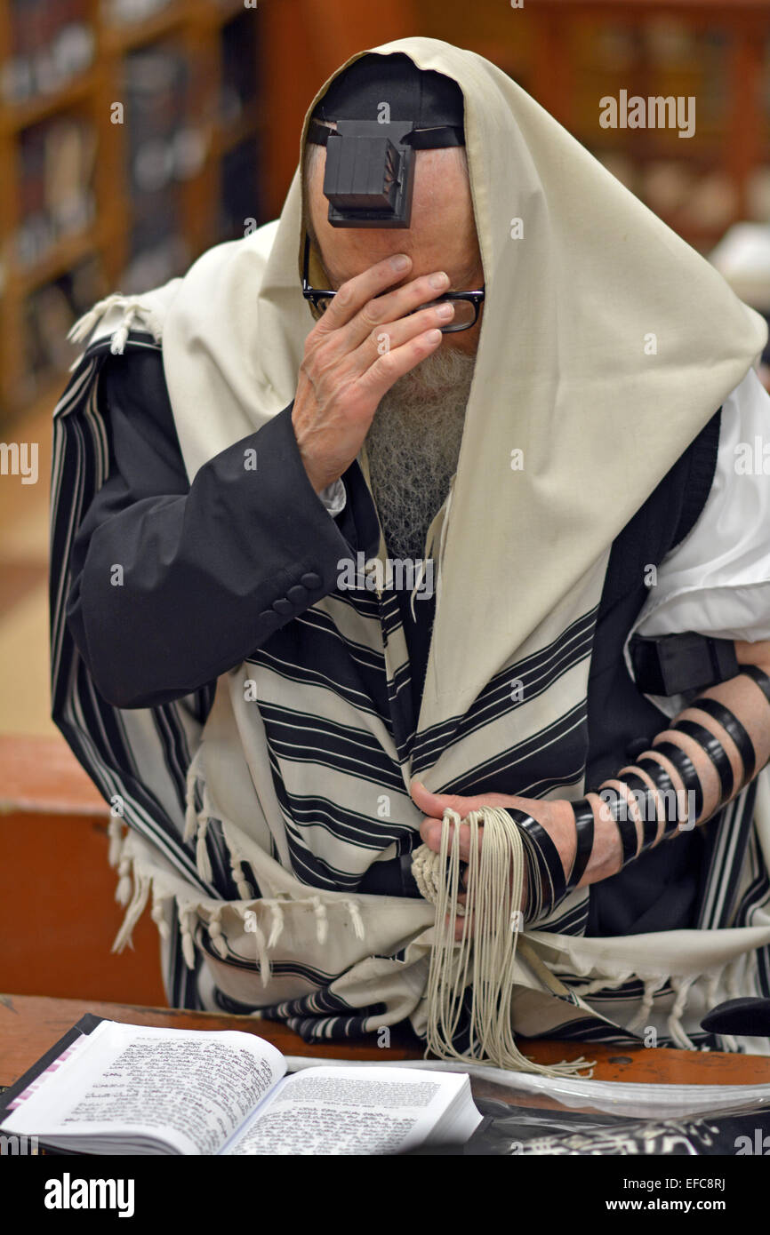 Elderly jewish man in prayer hi-res stock photography and images - Alamy