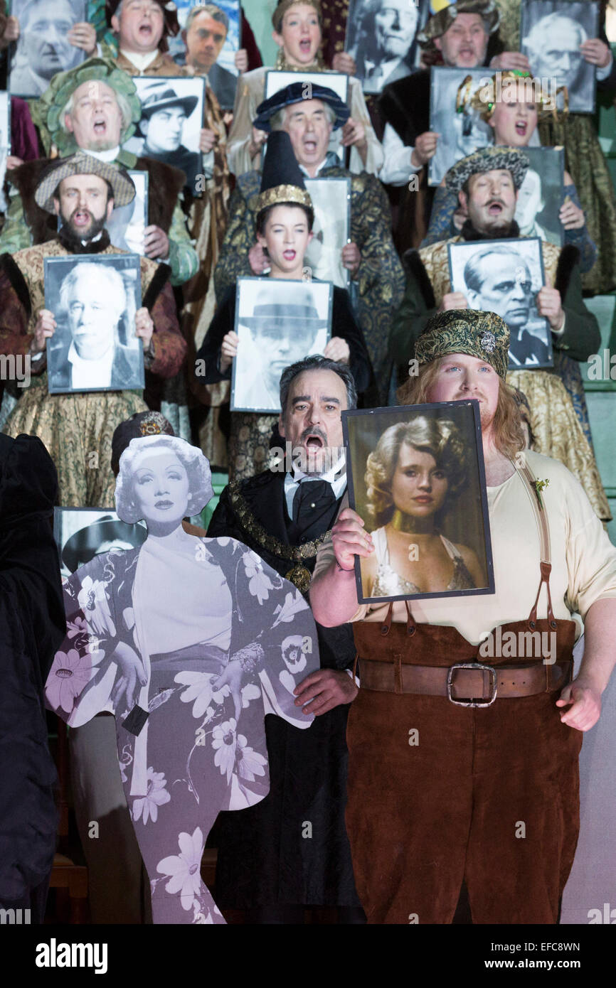 English national opera curtain call hi-res stock photography and images ...