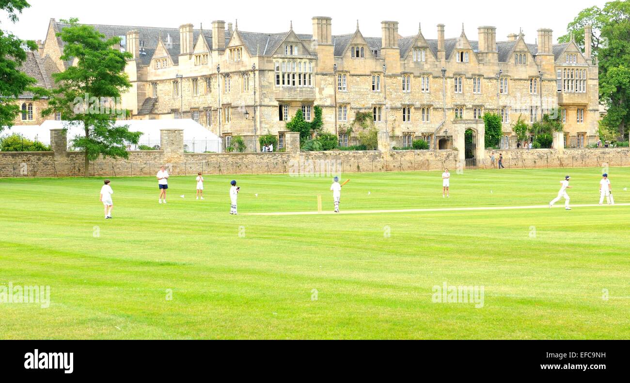 Children with cricket bat and ball hi-res stock photography and images ...