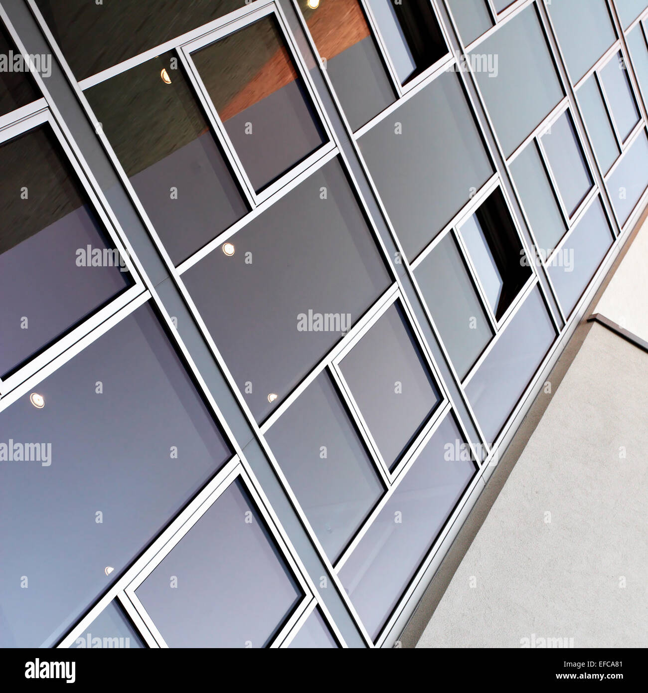 Tall grey hotel building hi-res stock photography and images - Alamy