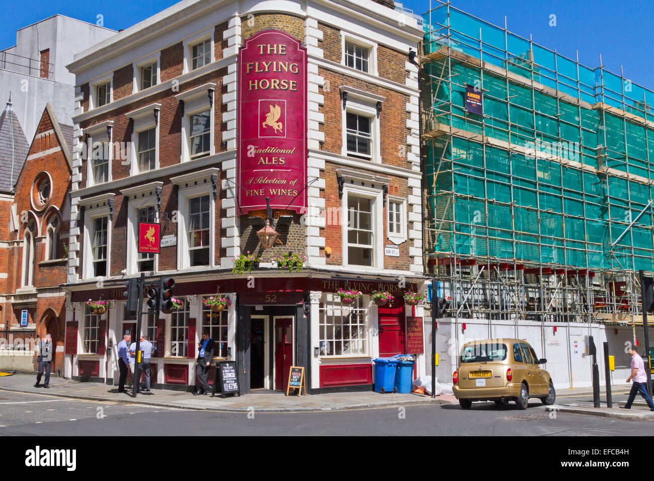 The Flying Horse pub in Moorgate, Central London Stock Photo - Alamy