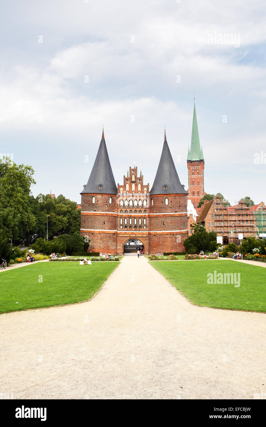 Holsten gate in the hanseatic city of lubeck hi-res stock photography ...