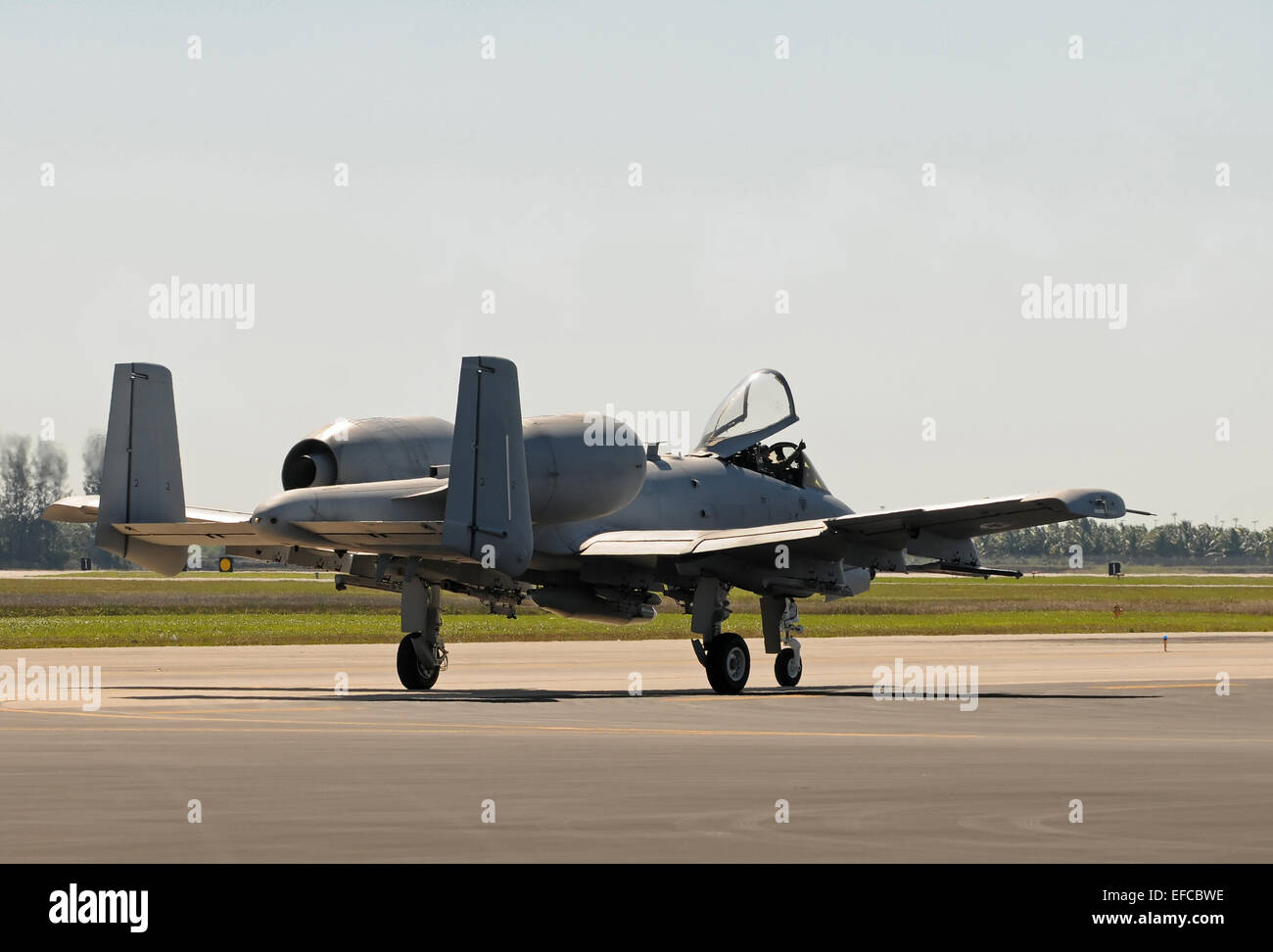 Heavily armored air force jet fighter rear view Stock Photo - Alamy