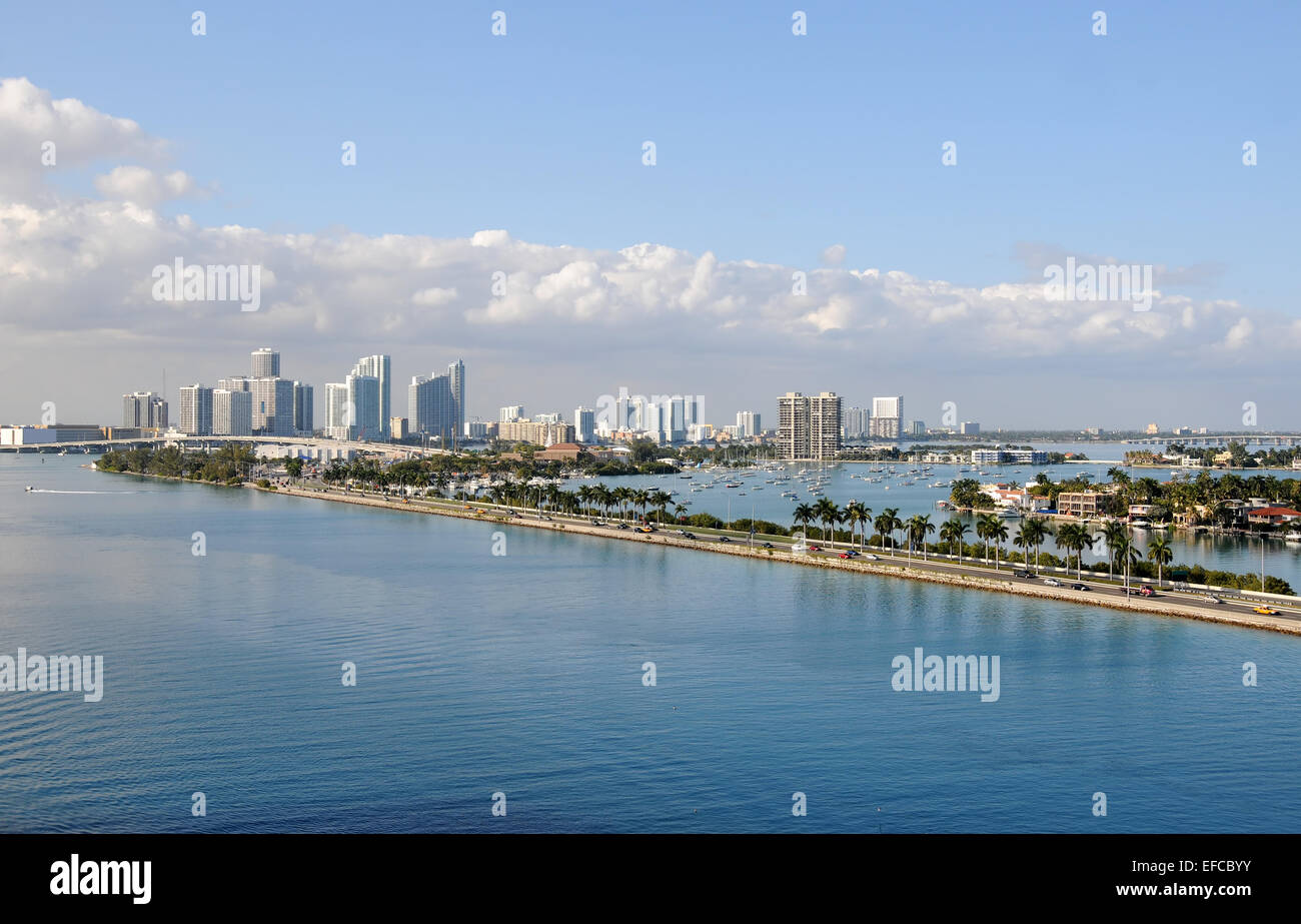 Tropical scenery from Miami's waterfront areas Stock Photo - Alamy