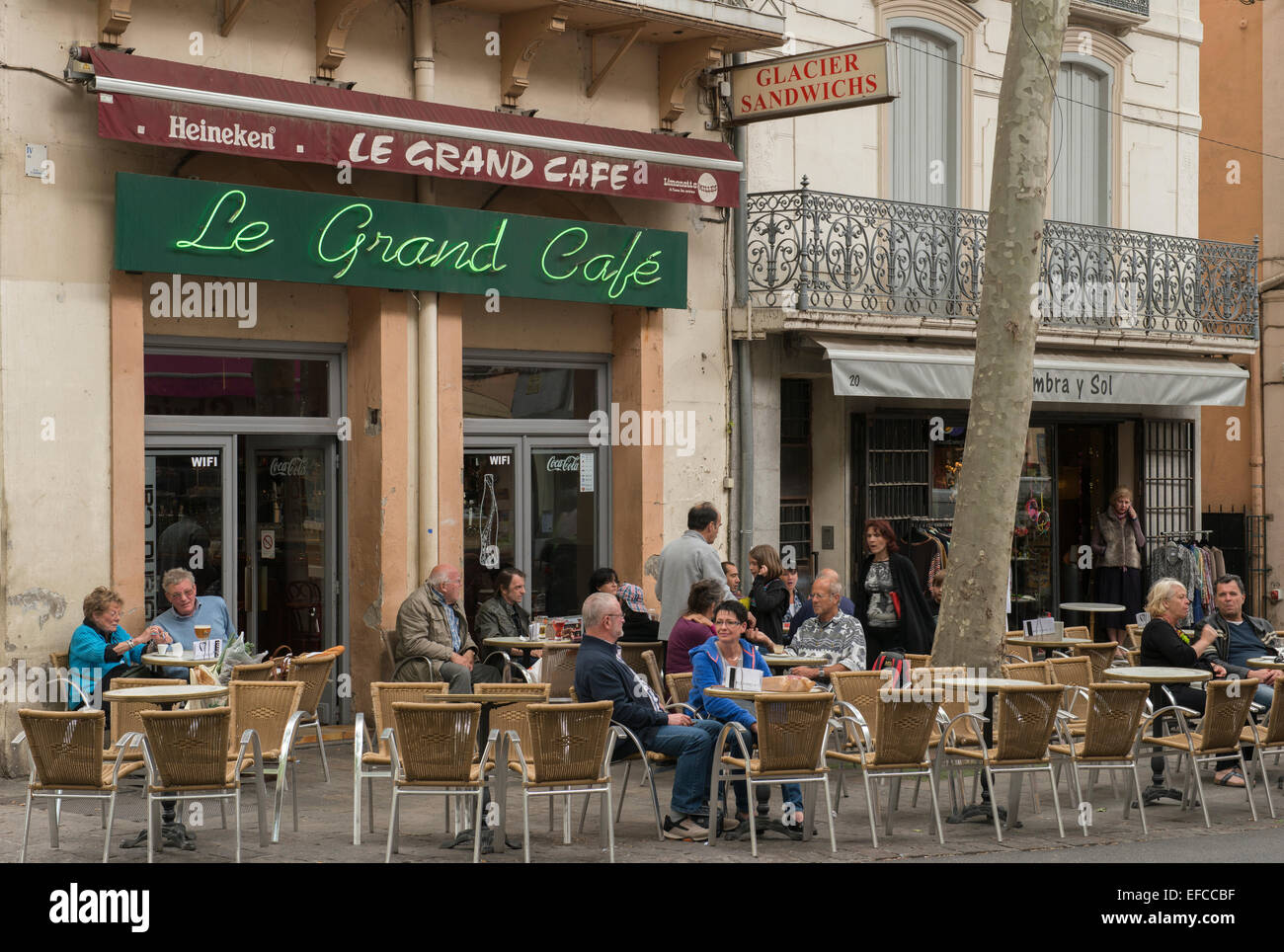 Centre ceret in pyrenees orientales hi-res stock photography and images ...