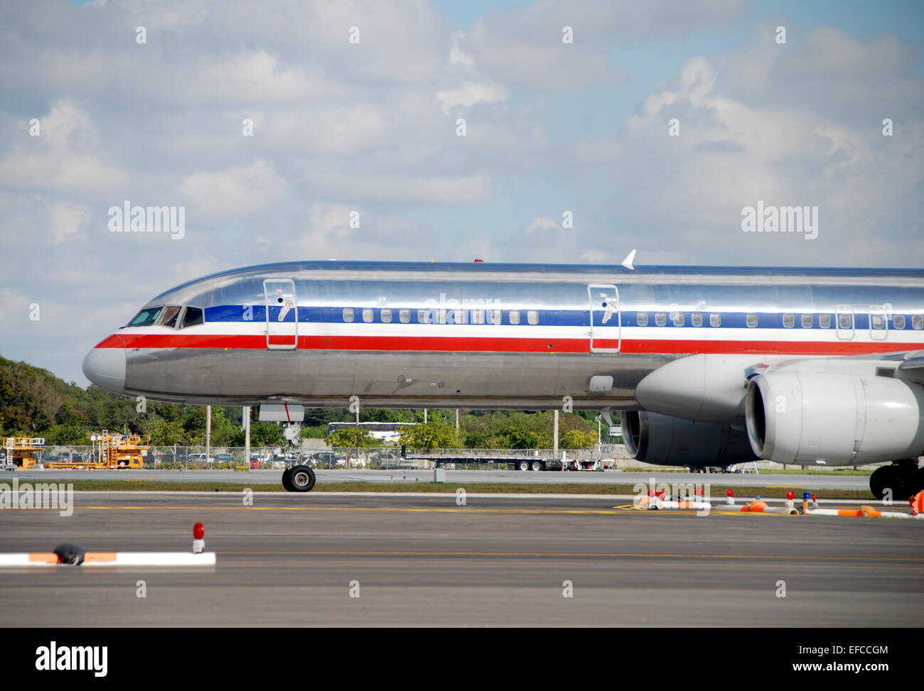 American Airlines Boeing 757 jetliner Stock Photo - Alamy