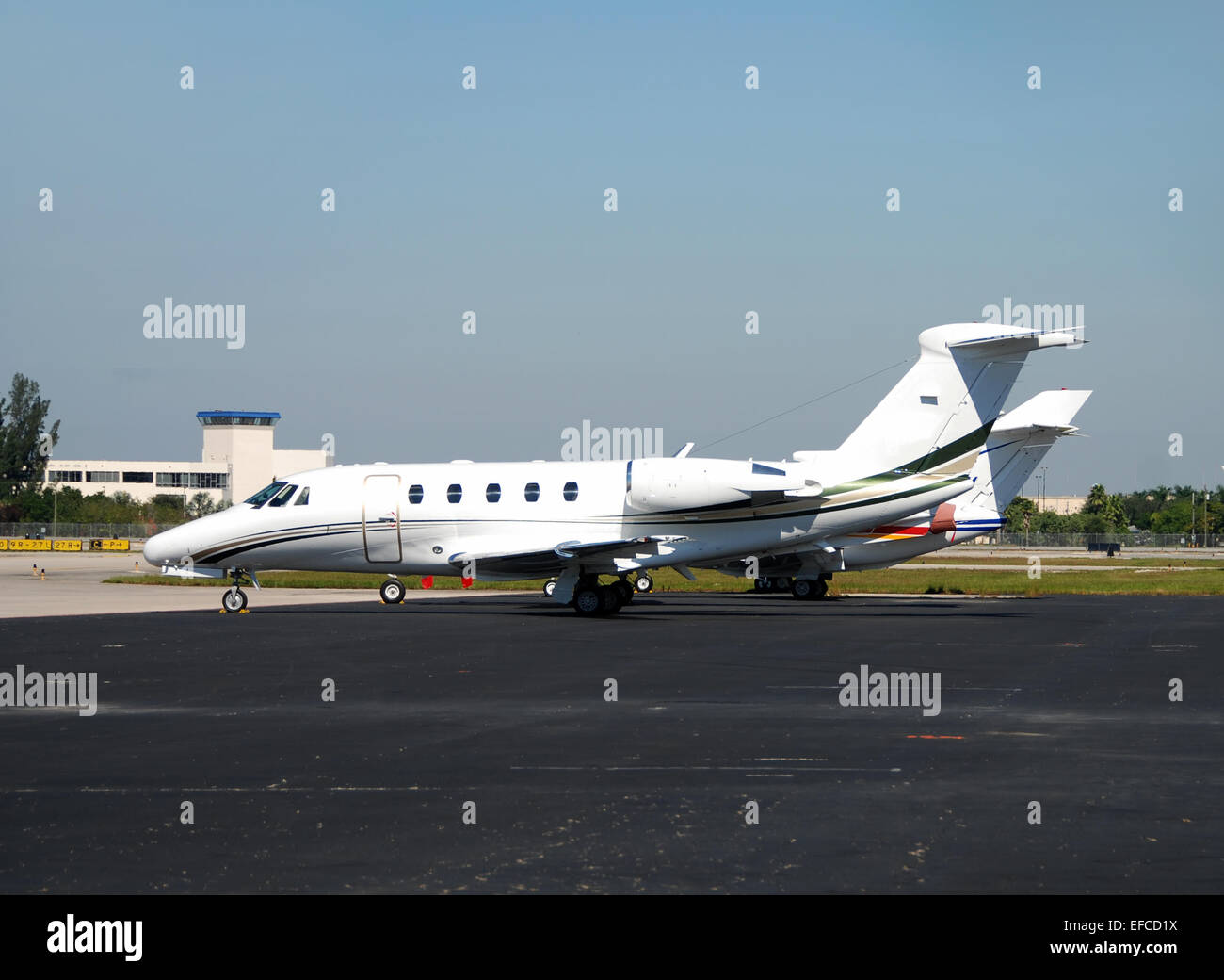Charter jet hi-res stock photography and images - Alamy