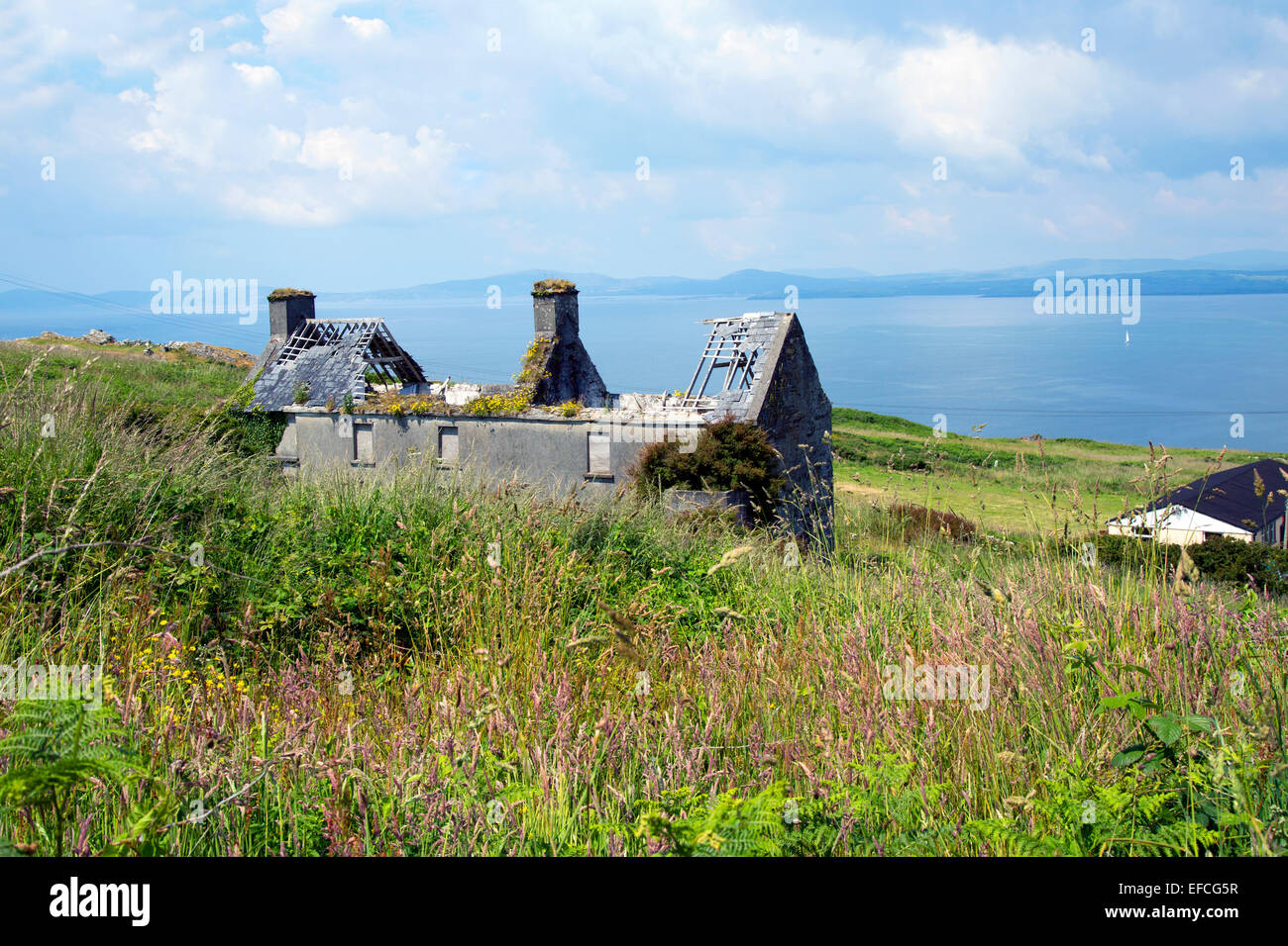 old derelict cottage cape clear Stock Photo - Alamy