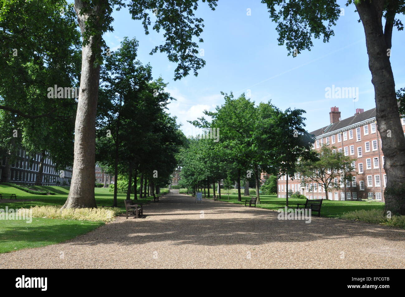 London grays inn square hi-res stock photography and images - Alamy