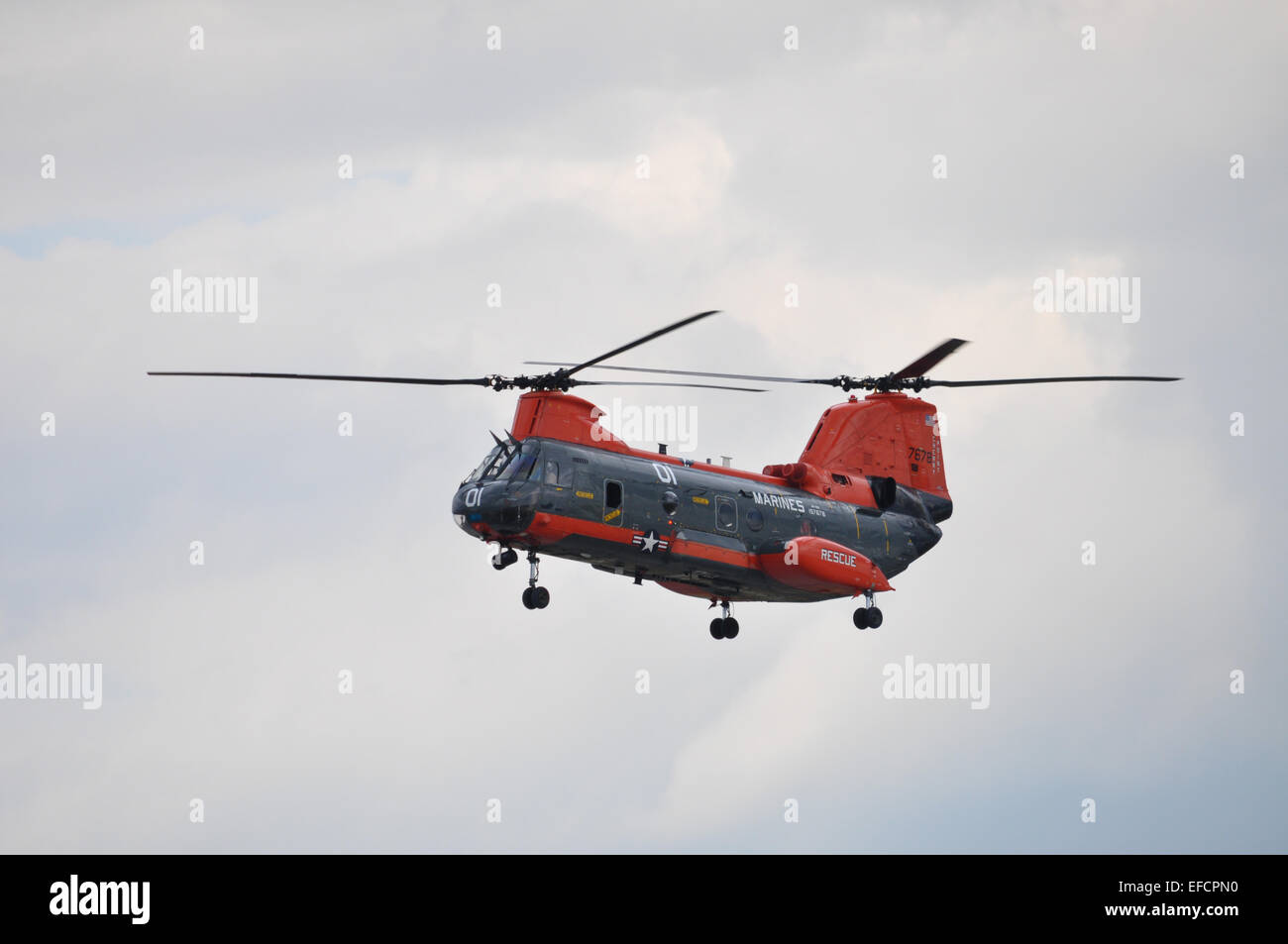 A CH-46 Sea Knight Helicopter flying at the Cherry Point MCAS Airshow ...