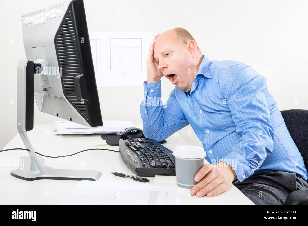 Yawning people hi-res stock photography and images - Alamy
