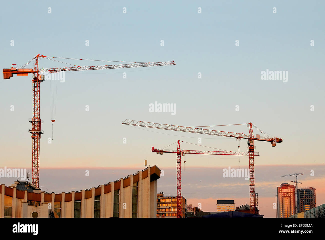 Tower crane sunset hi-res stock photography and images - Alamy