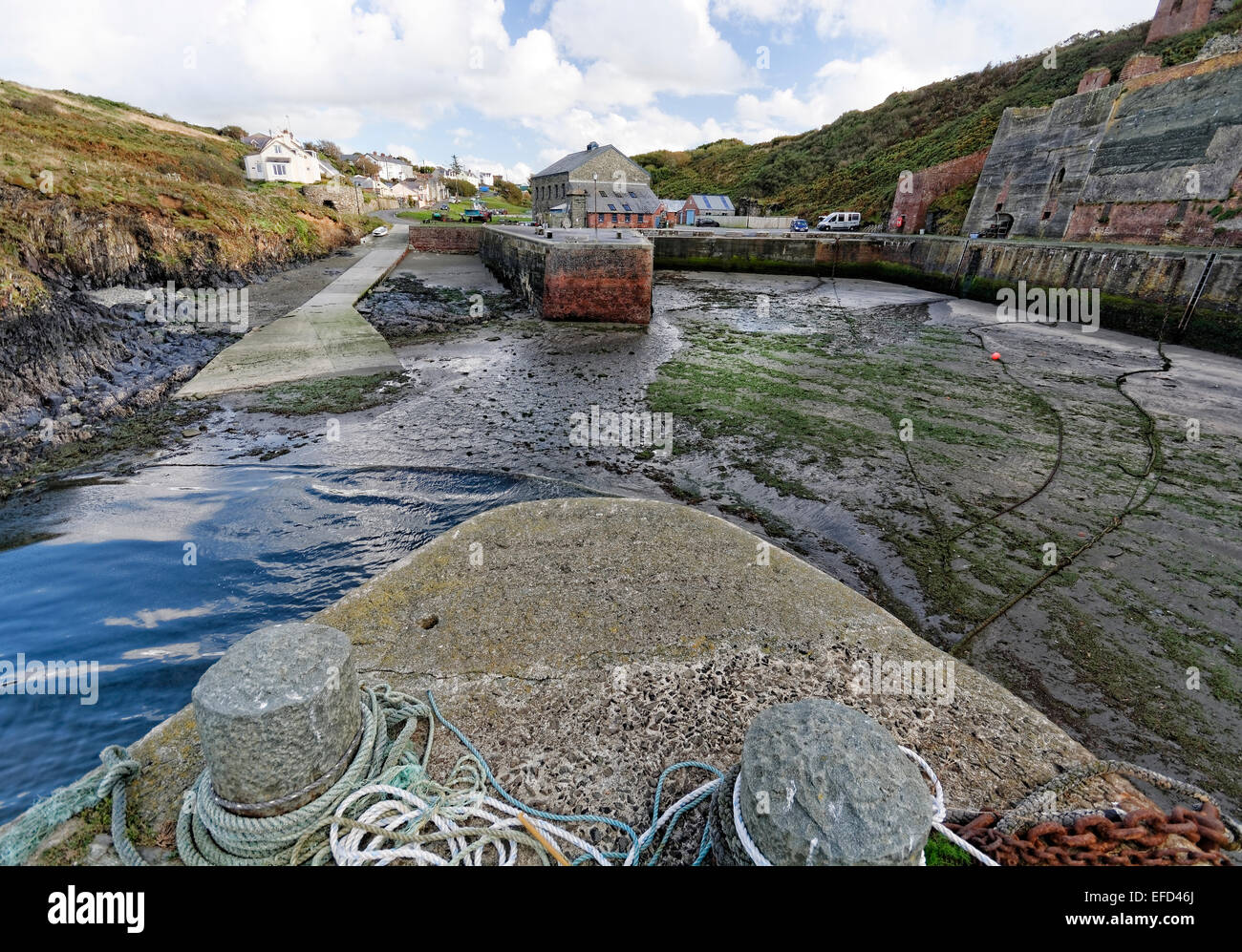 The harbour at Porth Gain, Pembrokeshire at low tide Stock Photo - Alamy