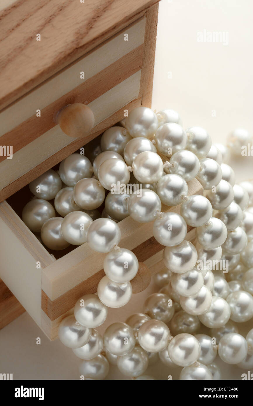 Still life of wooden treasure chest with pearl Stock Photo - Alamy