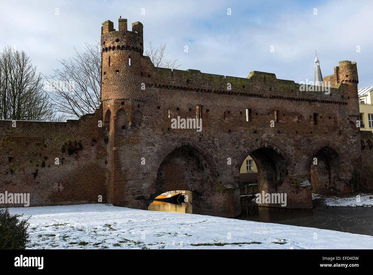 Berkelpoort, Wall and river door over Berkel river Stock Photo - Alamy