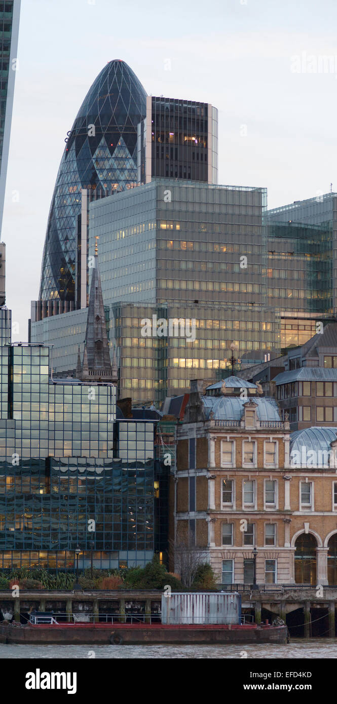 London business district hi-res stock photography and images - Alamy