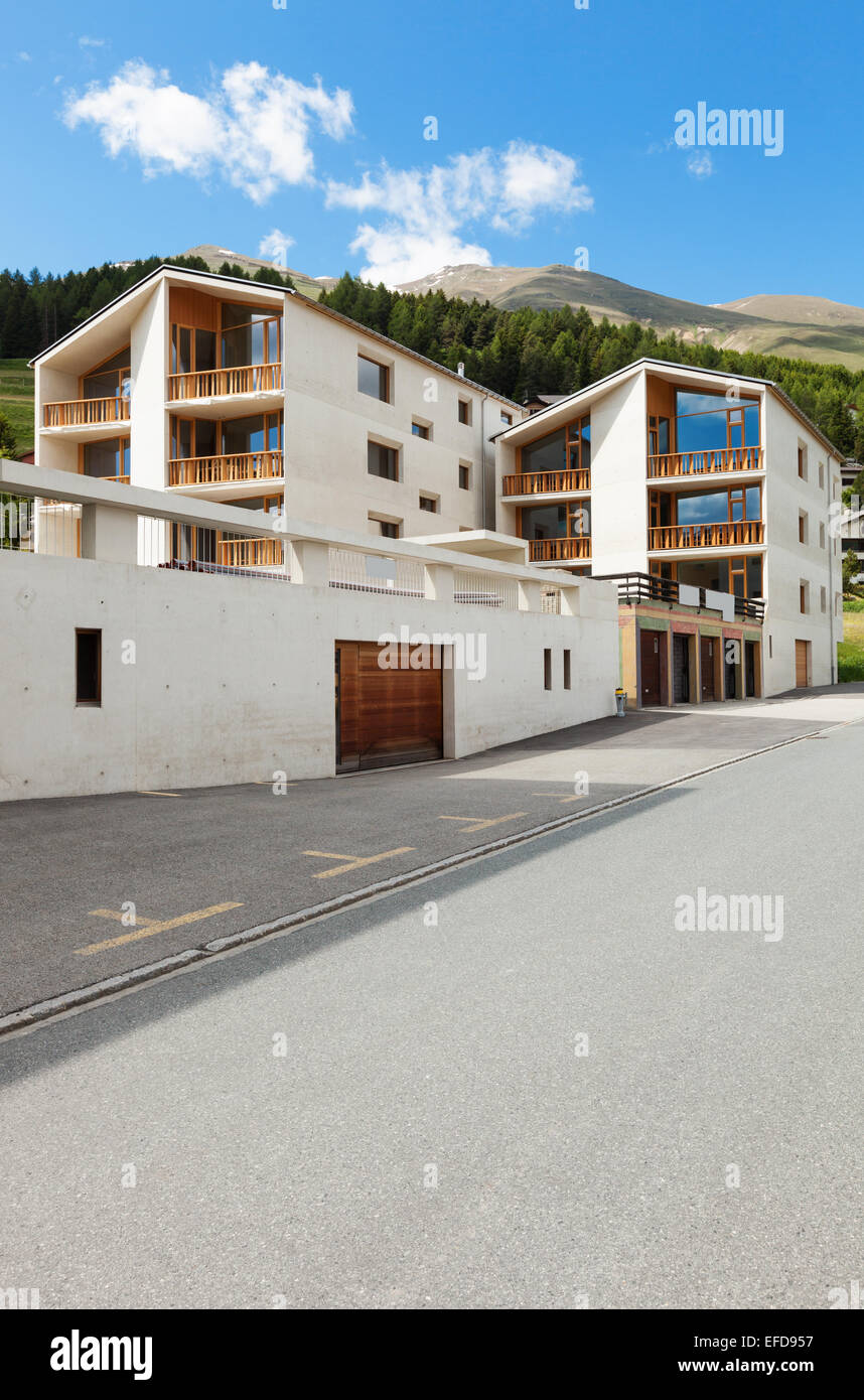 Apartment building view hi-res stock photography and images - Alamy