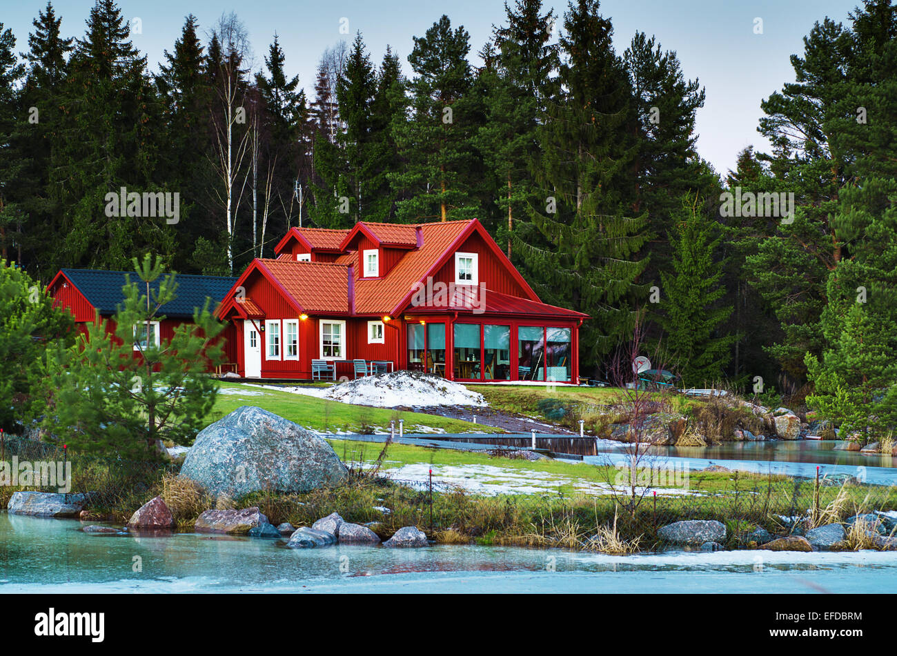Traditional norwegian forest house grass hi-res stock photography and ...